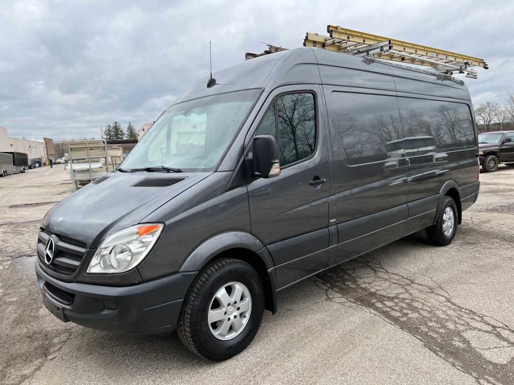 Specialty & Tractors - AMG Truck & Equipment