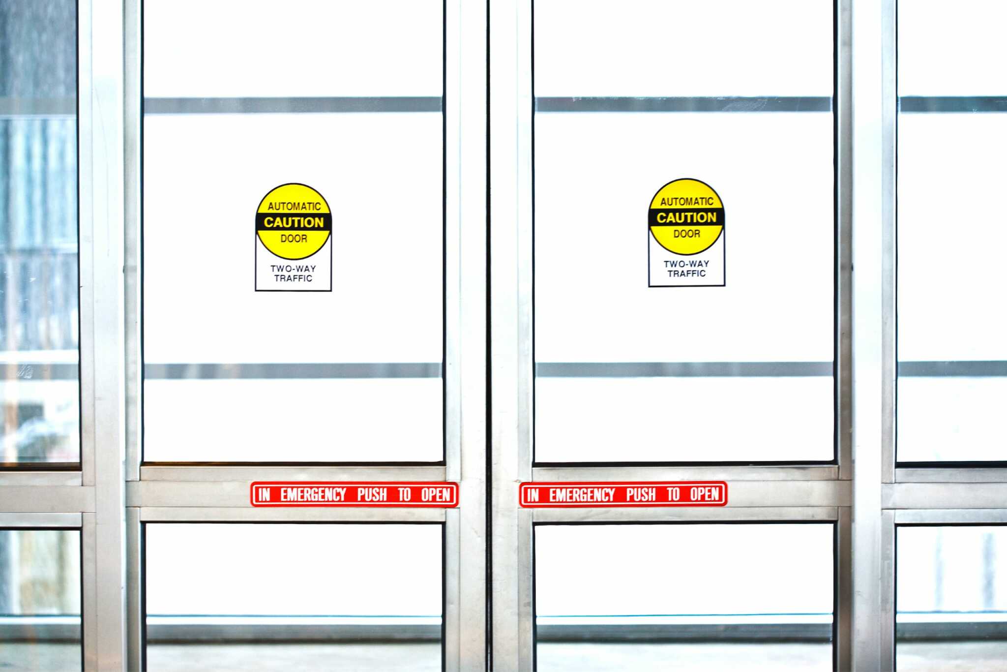 Choosing the Best Automatic Door for Your Cleveland Commercial Space ...